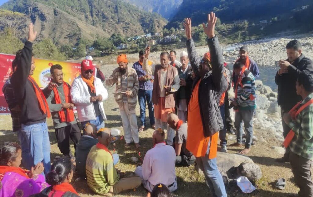 Four Families In Bageshwar Convert To Hinduism In Traditional Ceremony ...